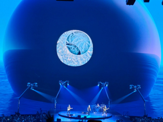 A Spherical Experience